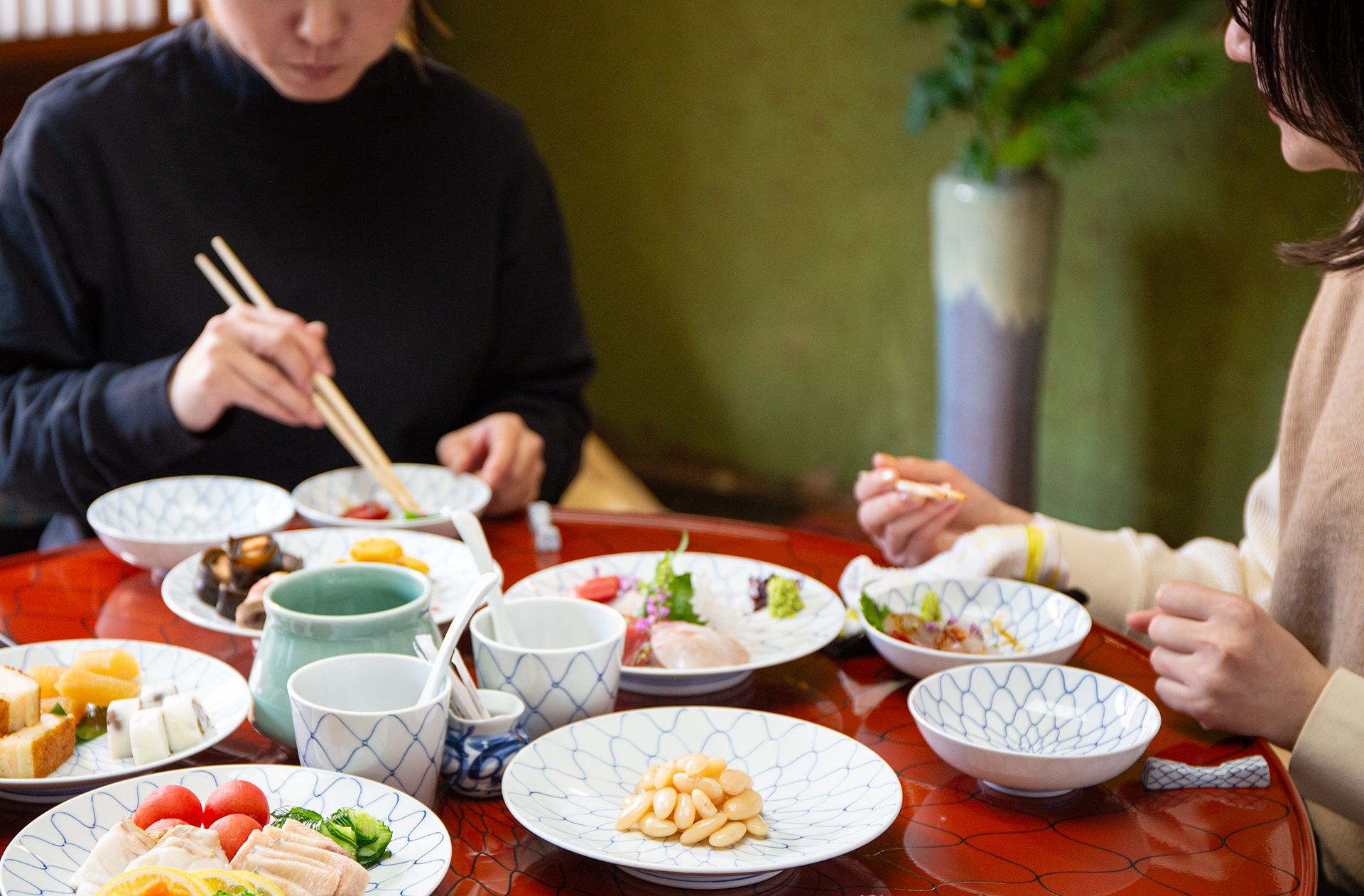 和華蘭文化の集大成。円卓を囲む長崎の郷土料理「卓袱料理」 : SHUN GATE : 日本の食文化を紹介